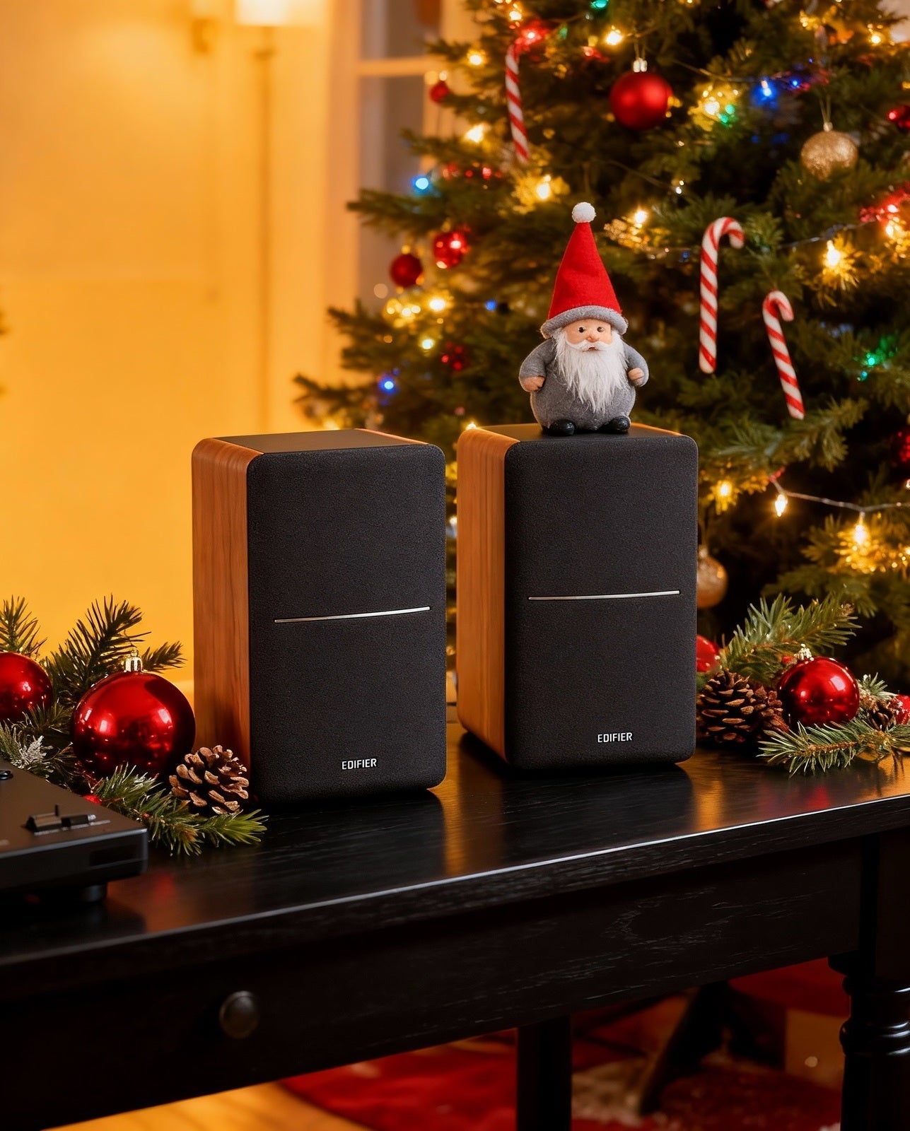 Last-Minute Christmas Gift Ideas for Music Lovers – Edifier USA